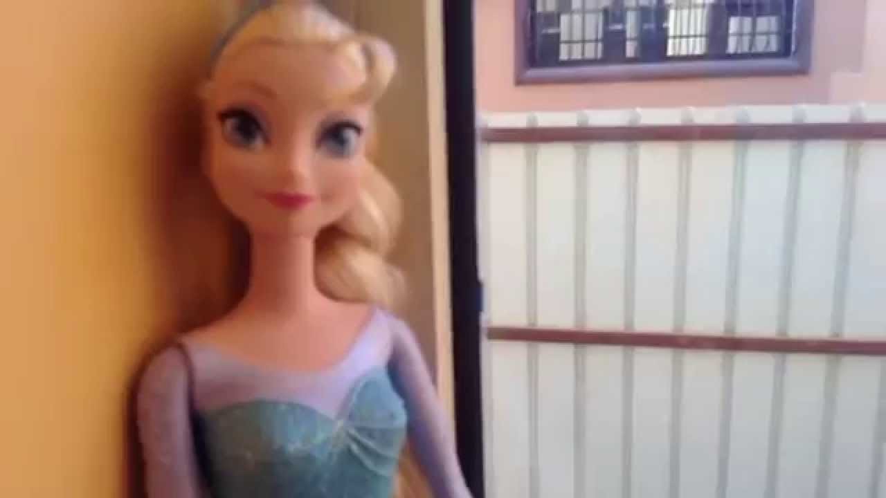 Elsa melts her clothes - YouTube