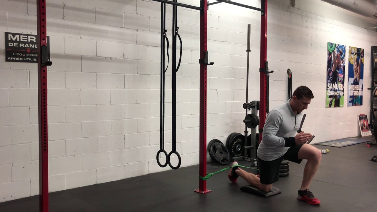 Half Kneeling Isometric Leg Curl - YouTube