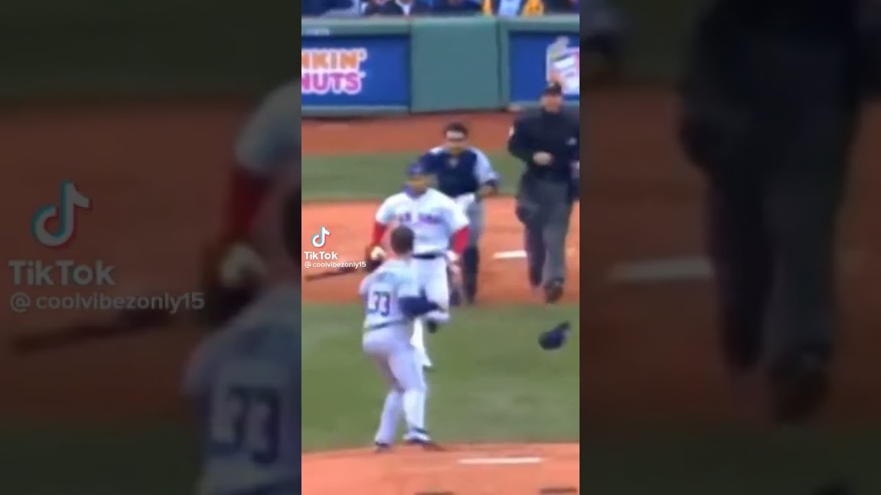 COCO crisp fight - YouTube