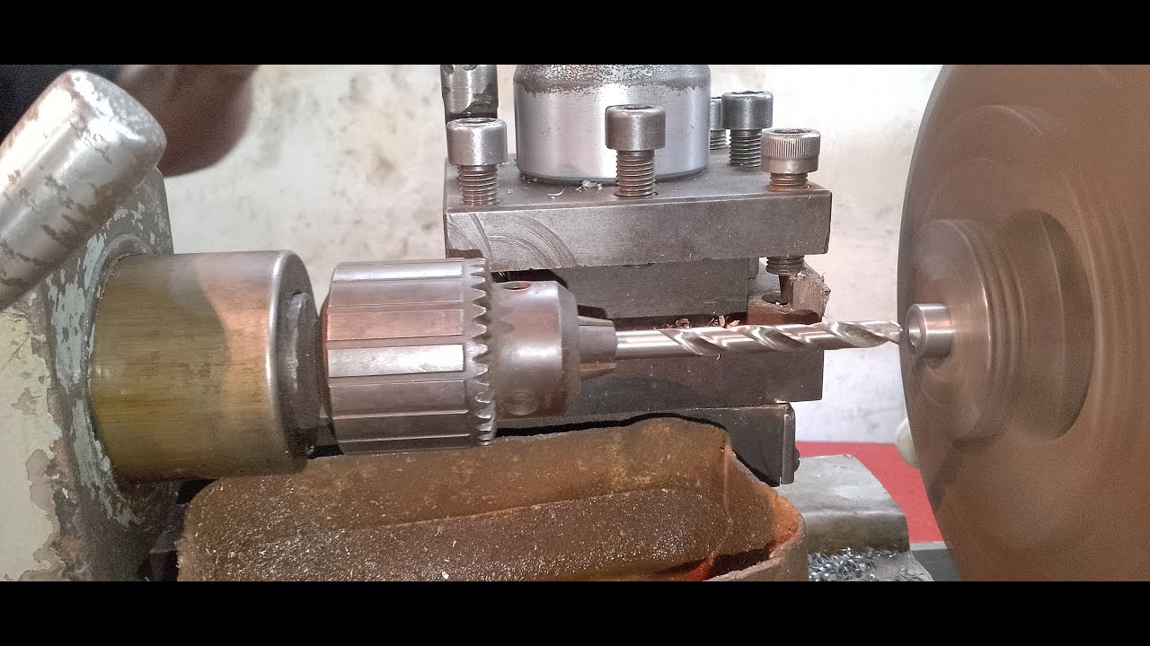 How to operate Lathe Machine, Mechanical Engineering Workshop, Drill ...