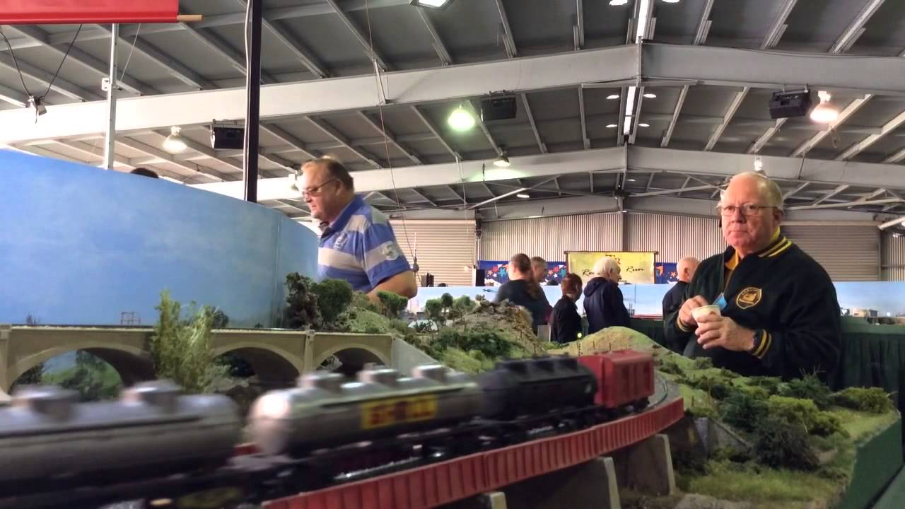 Adelaide Model Railway Show 2014: SAR 930 Class with a goods - YouTube
