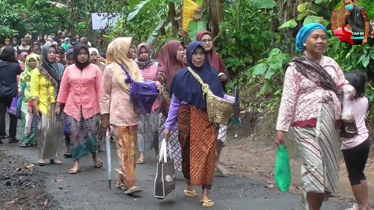 RITUAL NYUGUH!!||KAMPUNG ADAT KUTA TAMBAKSARI CIAMIS JAWA BARAT - YouTube