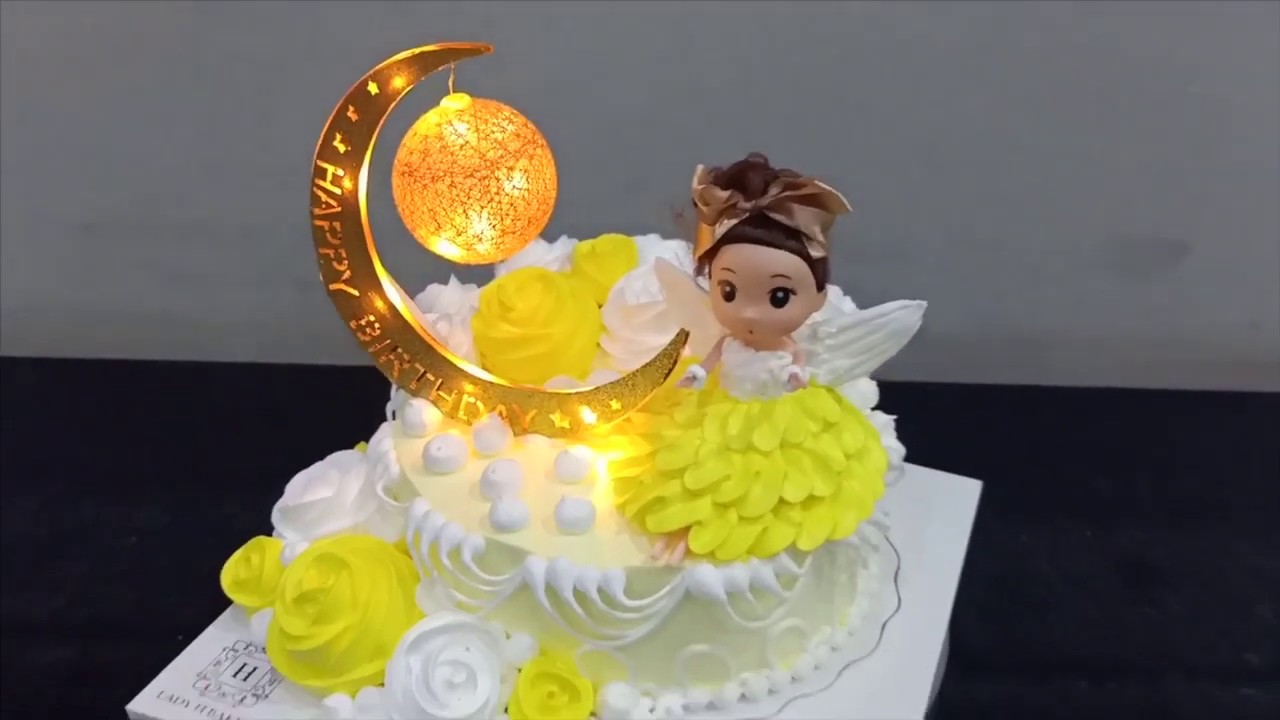 នំខេកម៉ូតកូនក្រមុំពណ៌លឿង ព្រះច័ន្ទ ផ្កាគ្រីម / The bride yellow color ...