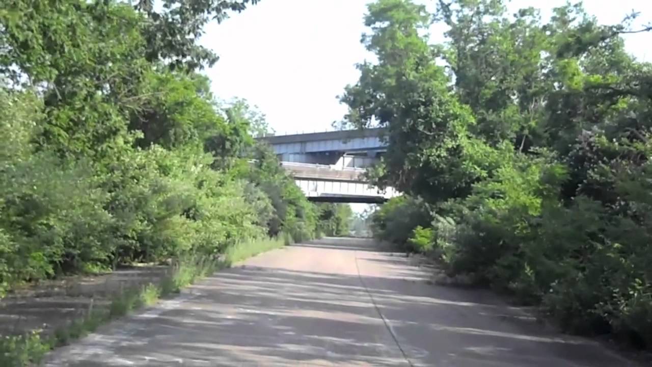 Abandoned On/Off Ramps To I-84/Route 9 In West Hartford, CT - YouTube
