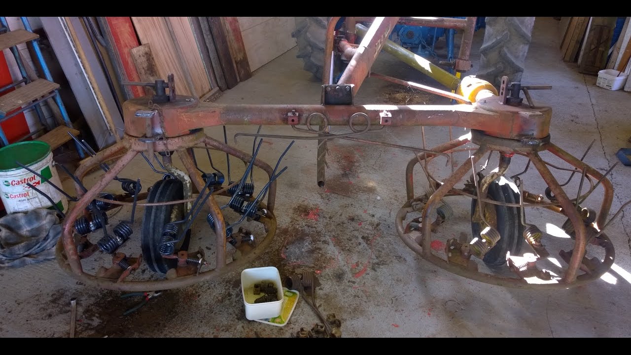 Replacing the tines Haybob 200 - YouTube