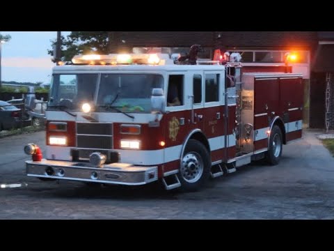 Harvey fire department engine 37 (spare) responding - YouTube