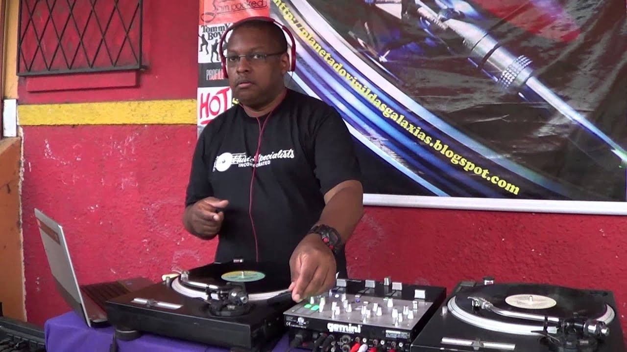 DJ Caspa - Planeta do Vinil 15/12/2012 - YouTube