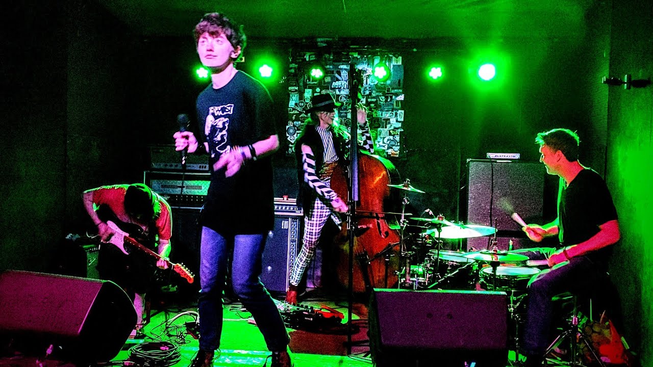 Hx Kttn - Live @ Geno's Rock Club - YouTube