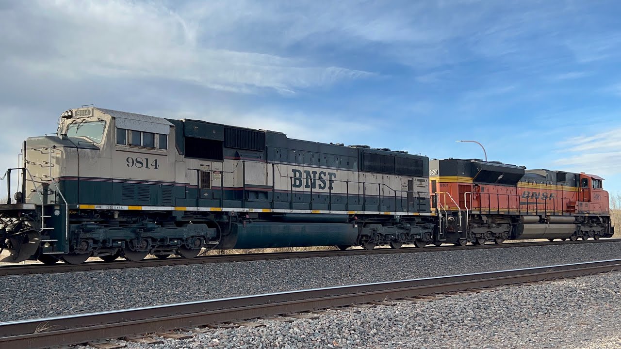 BNSF #9181 LEADS AN ALL EMD COAL WITH AN SD70MAC - YouTube