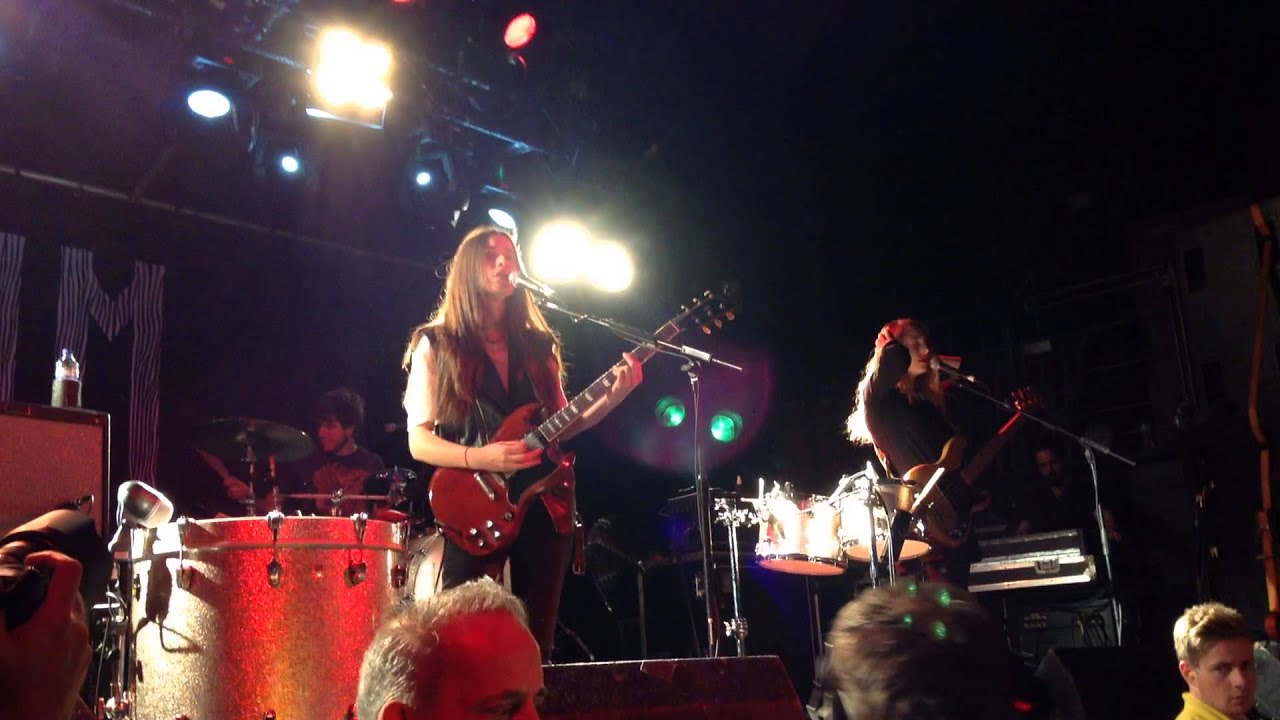 Haim - The Wire (Leeds Metropolitan University, Leeds) [06-12-13] - YouTube