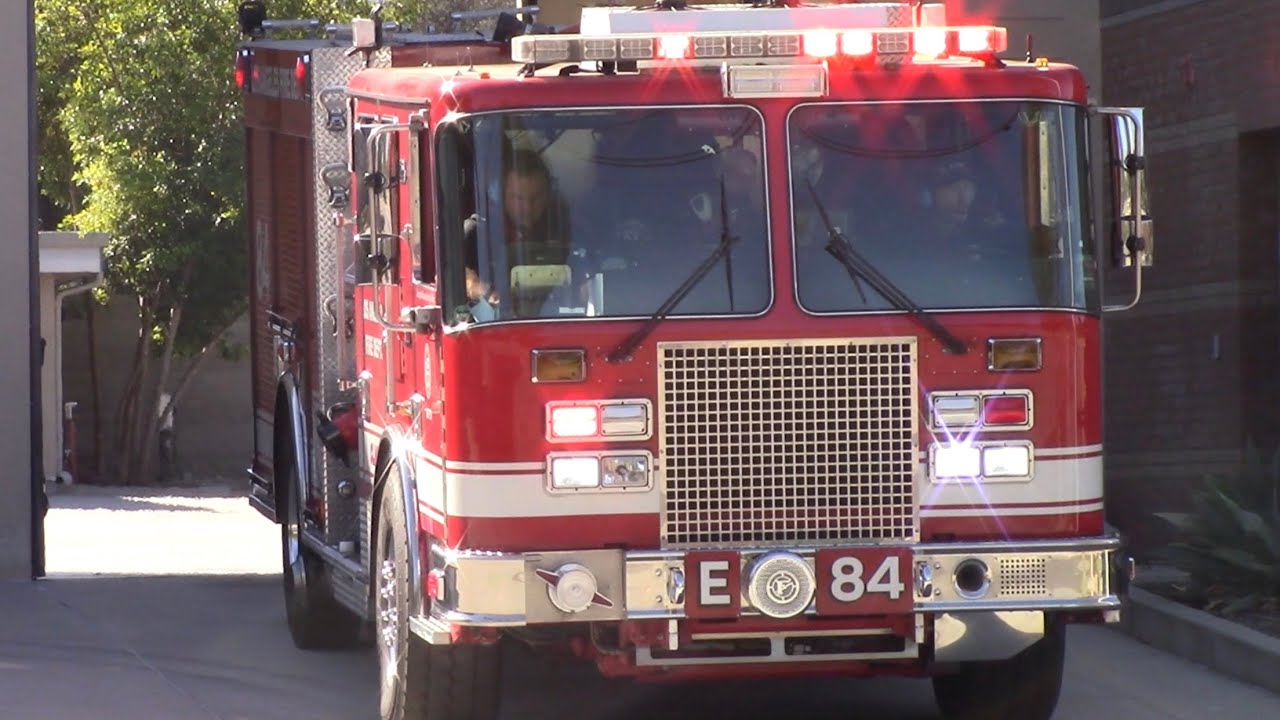 LAFD Engine 84 responding - YouTube