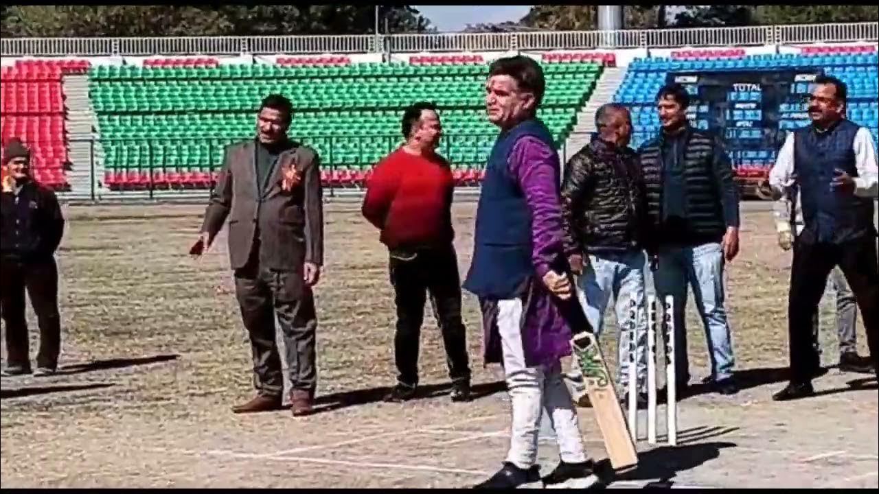 Ravinder Raina ne khela MAM Stadium mein khela Cricket - YouTube Ravinder Raina ne khela MAM Stadium mein khela Cricket - YouTube