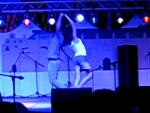 JUST DANCE "BLEEDING LOVE" PARTIAL #1 - YouTube