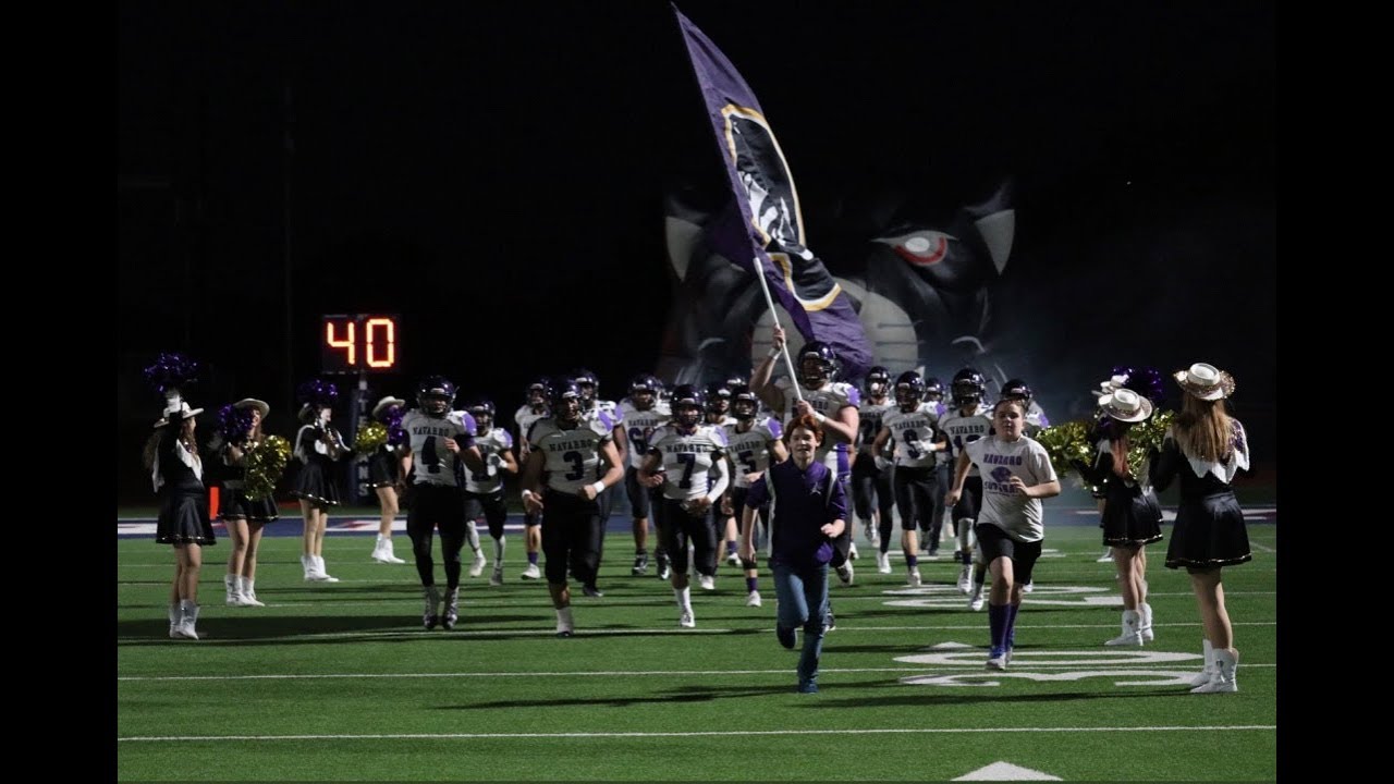 Navarro Panthers Defeat The Devine Warhorses 34-30 - YouTube