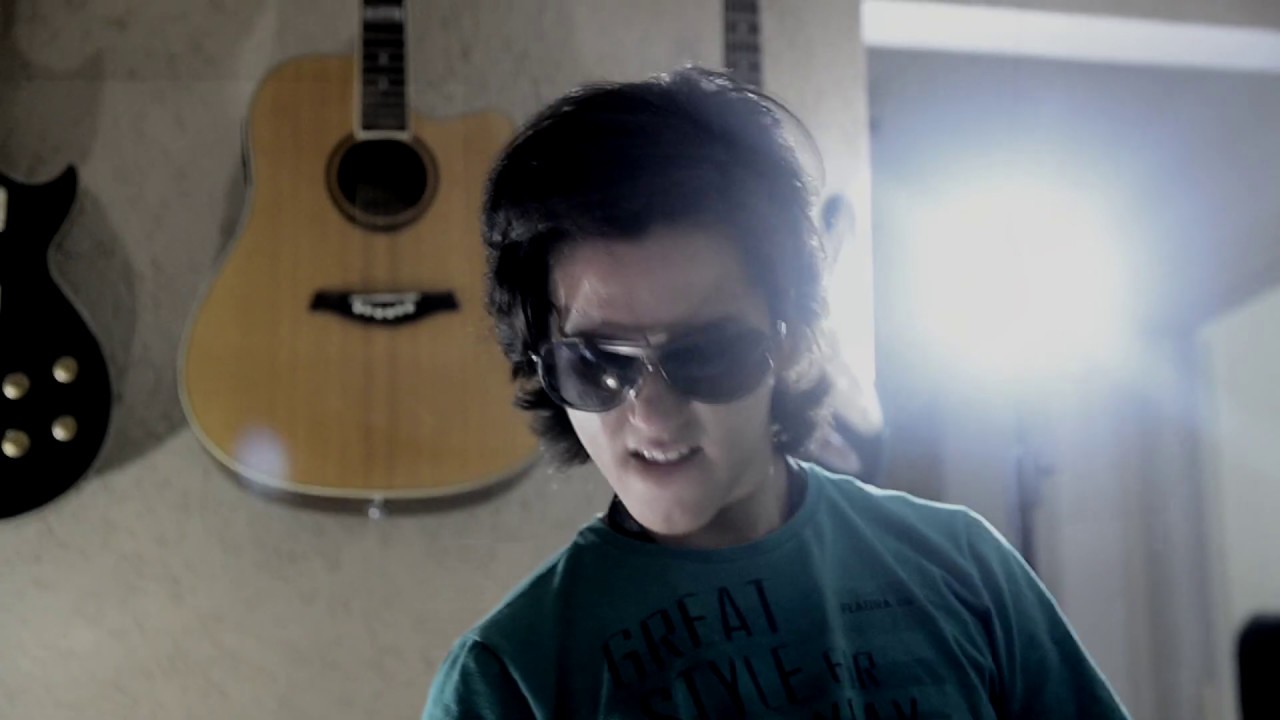 Moai song - FHG and AJ #roomiemelody - YouTube