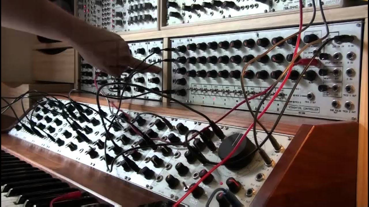 Analogue Systems RS-240 Frequency Shifter Demo - YouTube