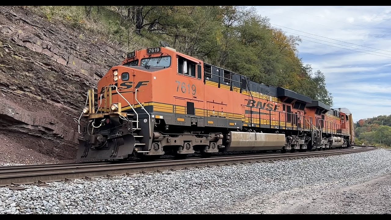 BNSF 7619 west. - YouTube