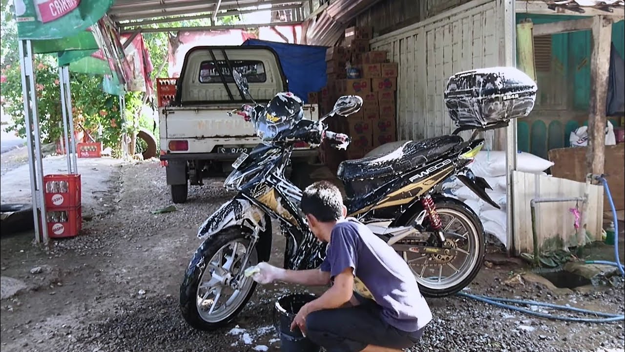 Cara mencuci motor dengan baik dan benar 🤗😃 - YouTube