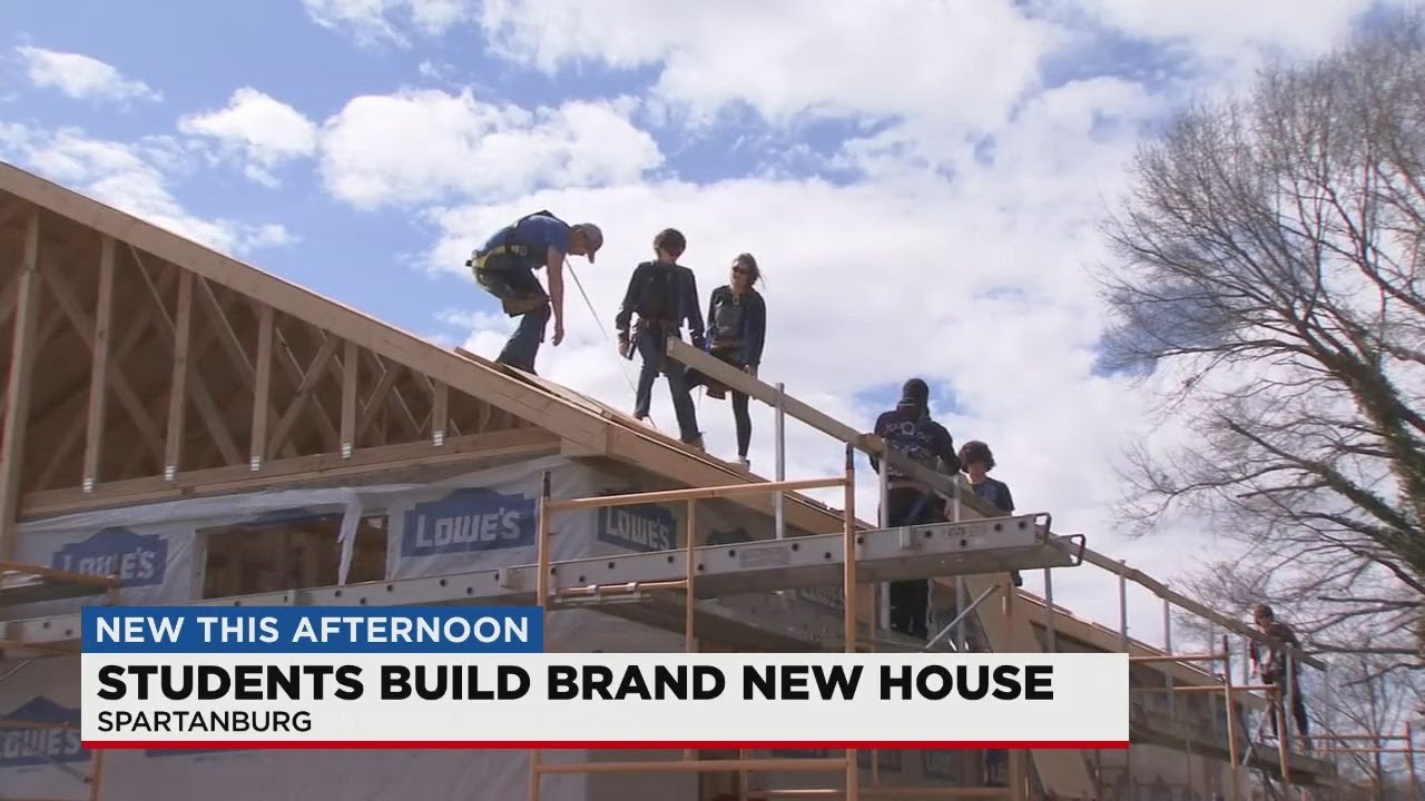 High school students build house - YouTube