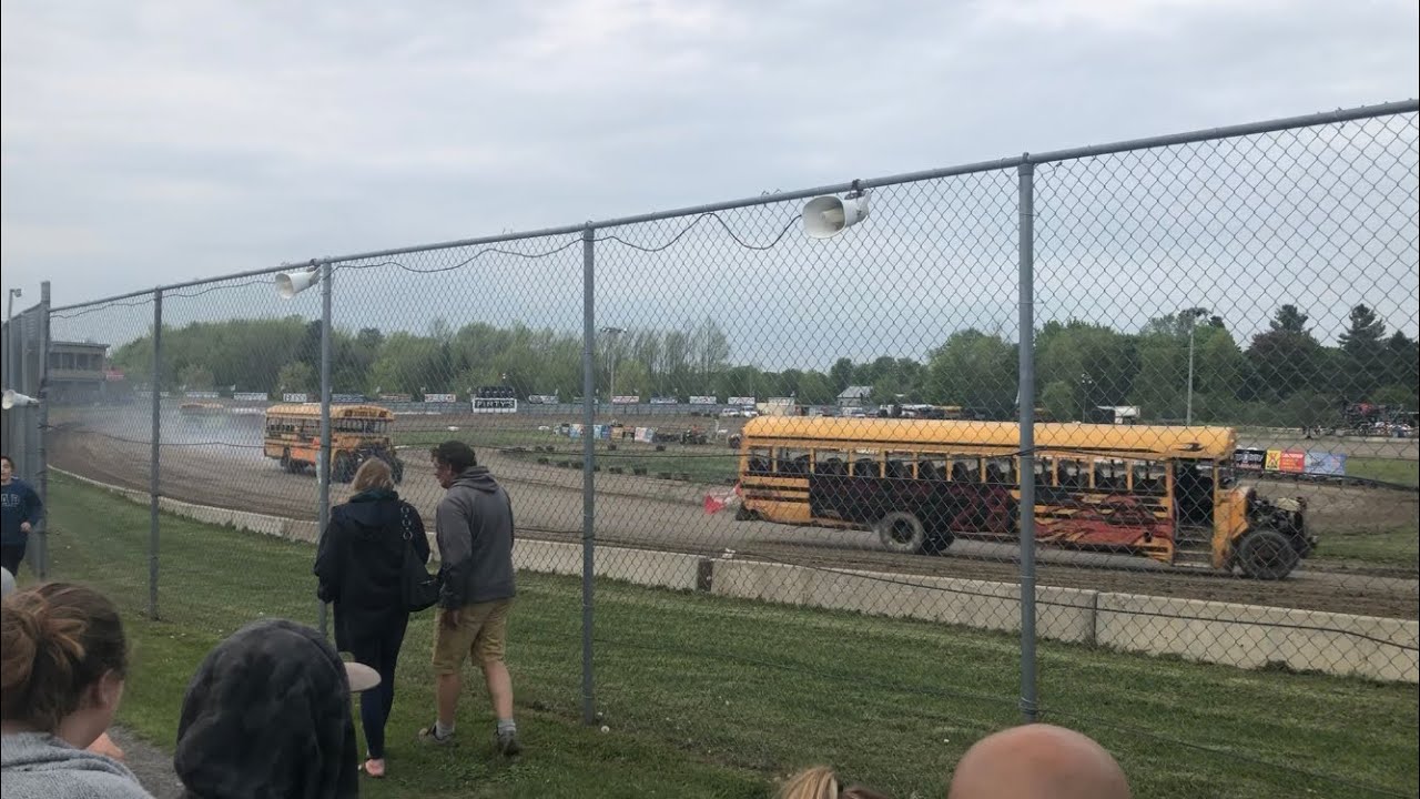 BRIGHTON SPEEDWAY BUS RACES 2019 - YouTube