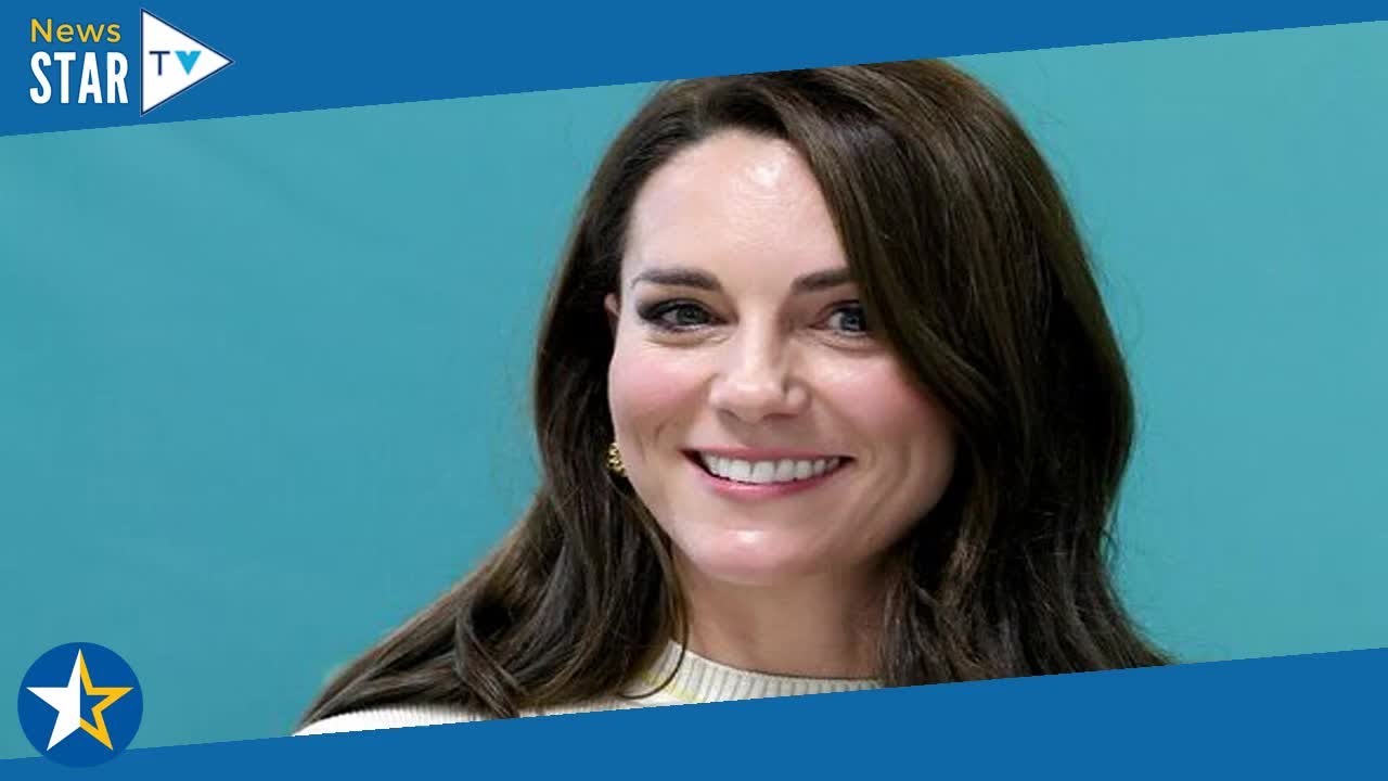 Kate takes centre stage at exhibition as portrait to be displayed - YouTube