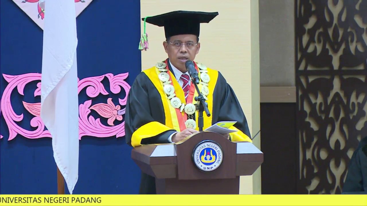 Wisuda ke-110 Universitas Negeri Padang, 16 Maret 2018 di Auditorium ...