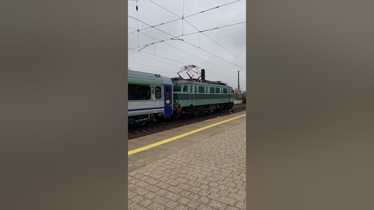Odjazd lokomotywy EP07-201 ze składem IC Nałkowska do Białegostoku #trainspoting #shorts #mikol ...