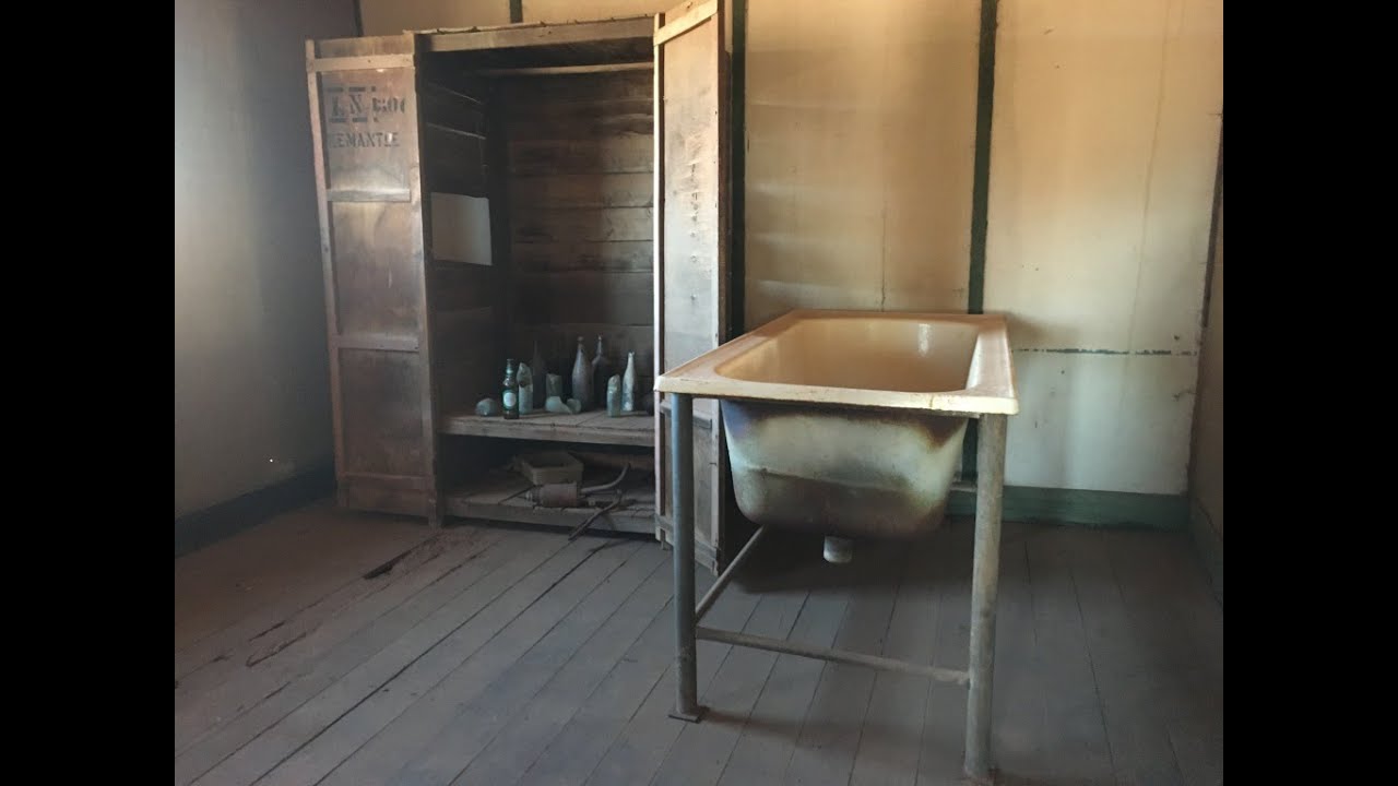 Exploring WA.....Lake Ballard to Niagara Dam, Gwalia & Sandstone - YouTube