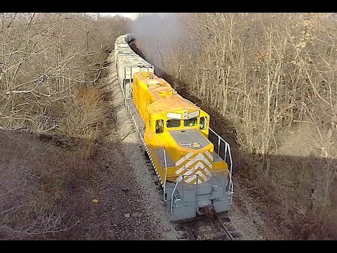 ex-C&NW/UP GP9 makes run for a hill on Illinois Central Charter Line ...