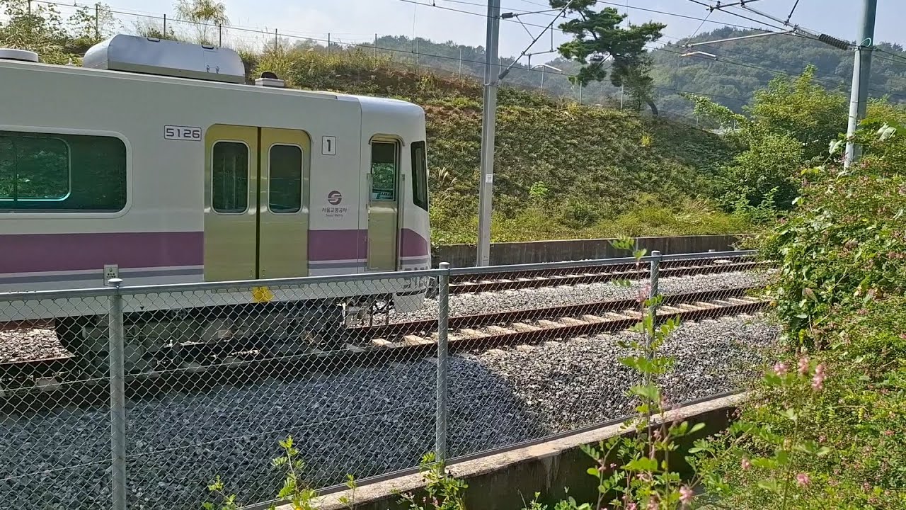 서울교통공사 5호선 D526 신형 전기동차 철도종합시험선로 시운전 출발 - YouTube