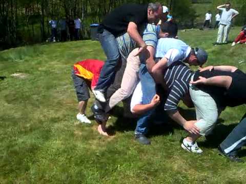 fransada uzun eşşek oyunu #hüseyineser #dance #eğlence #uzuneşşek