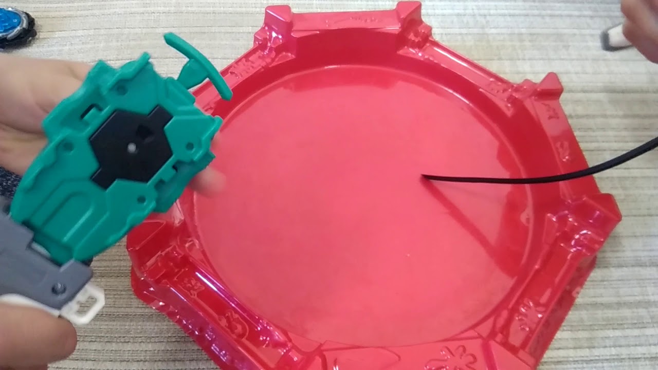 Doomscizor against valtryek on a steep red beyblade arena. - YouTube