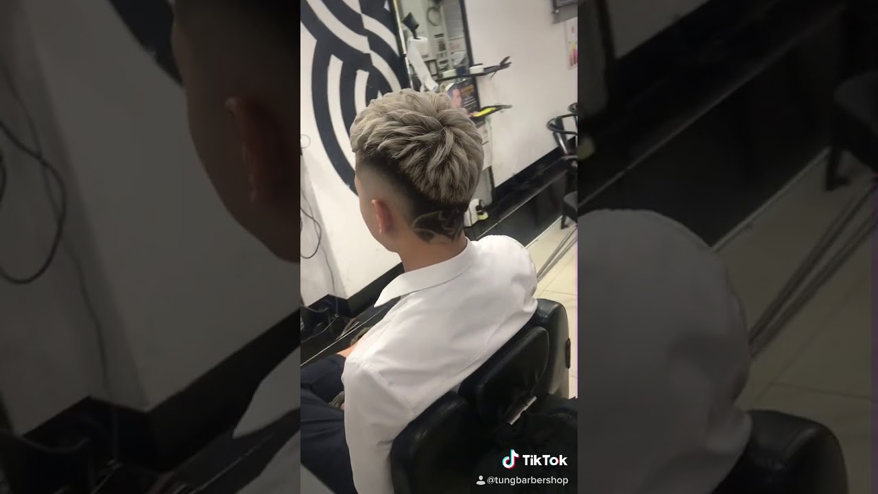 Mohycan tatoo supmen and batman - YouTube