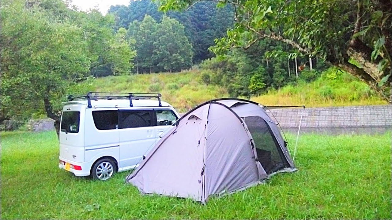 暑さ対策グッズを使って猛暑ソロキャンプ【アーストリッパーSP】【秋月グランピングファーム】 - YouTube