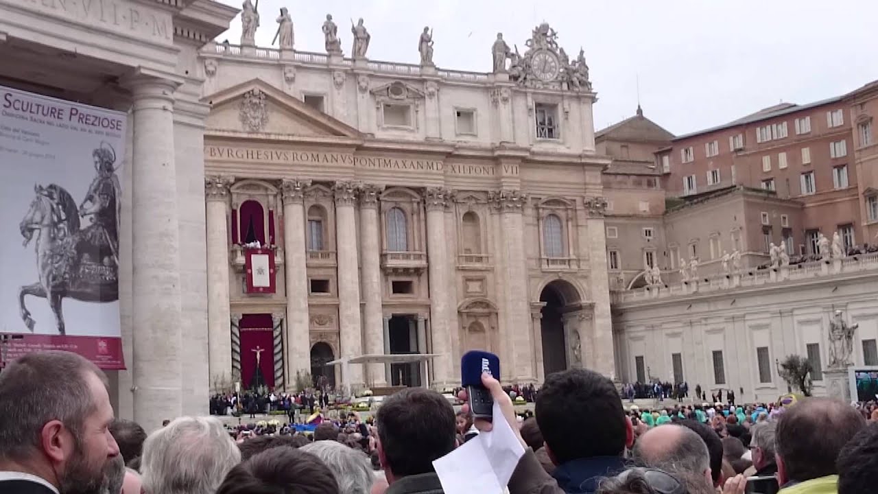 noon Angelus (Papal Blessing), Easter Day 2015 - YouTube