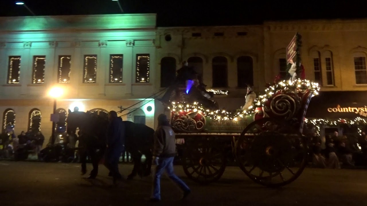 🎅Baraboo Downtown Christmas Light Parade - YouTube