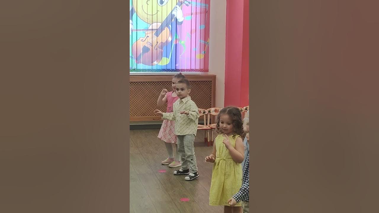 Поцелую бабушку😘😘 #дети #воздушныйпоцелуй Рита #праздник - YouTube