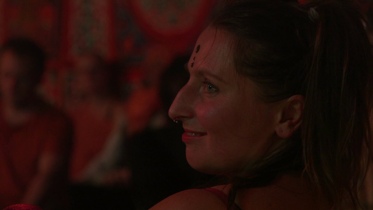 Mantra Tribe: Ecstatic Chanting & Dancing to the Heart-Core - YouTube