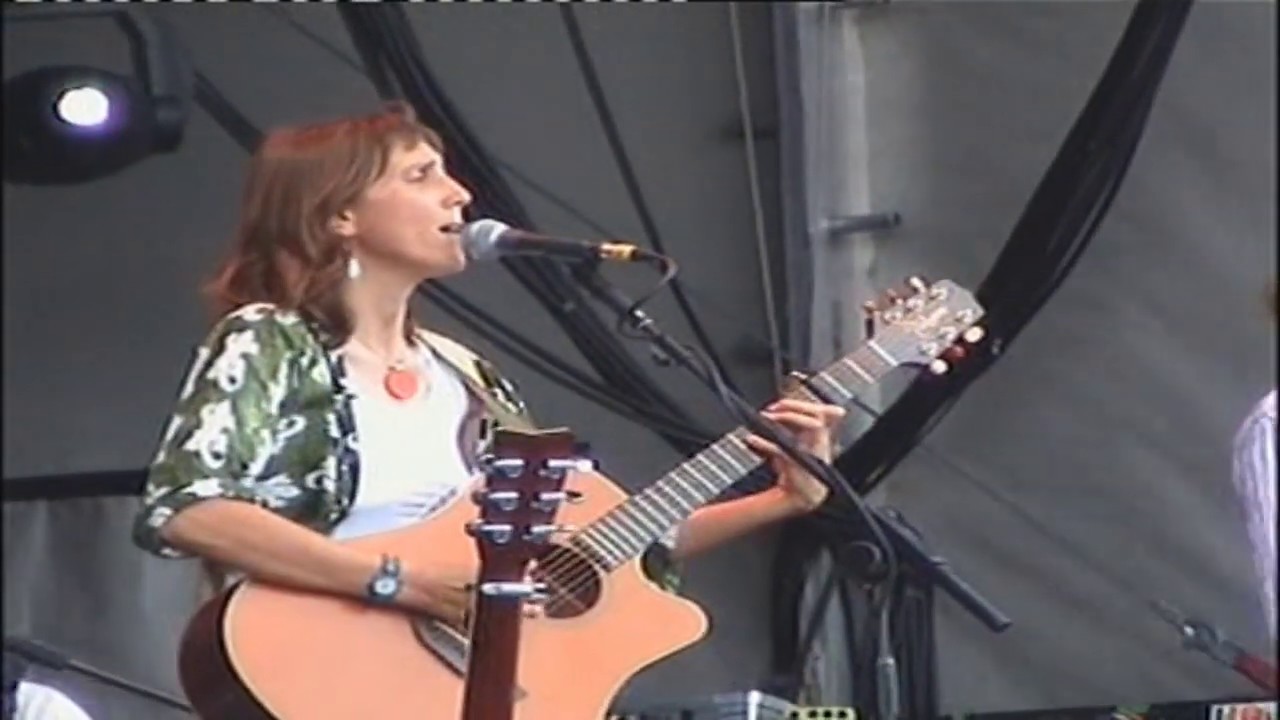 Anna Ryder - Pockets on Fire Cropredy 2004 - YouTube