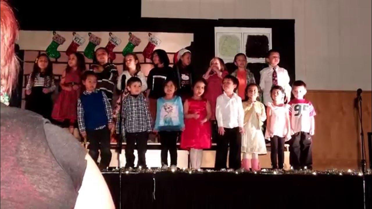 Kindergarten Christmas Concert "Must be Santa" by Raffi. - YouTube