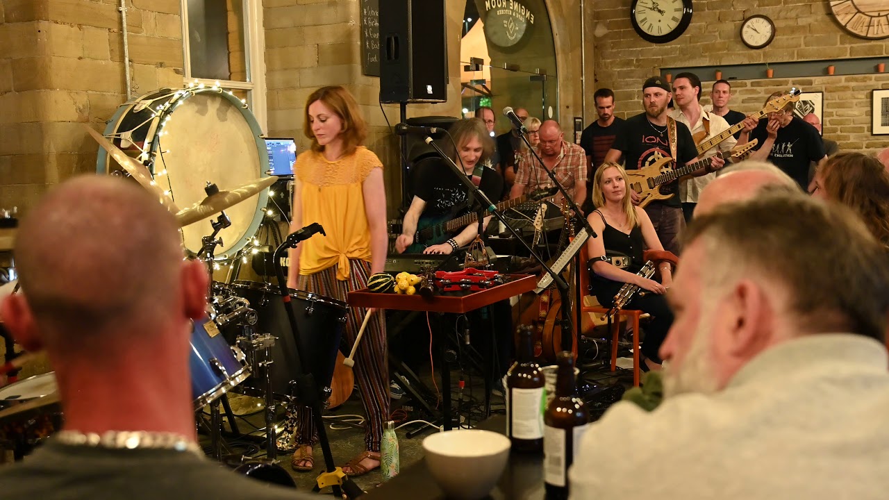 Dave Bainbridge and Sally Minnear - YouTube