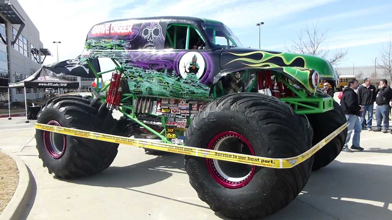Grave Digger @ UTI in Irving, TX - YouTube