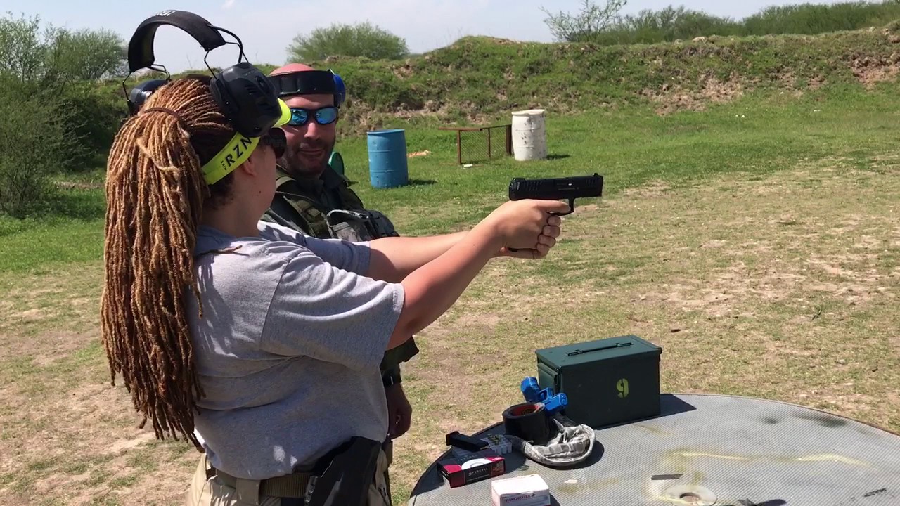 Pistol Malfunctions Demo & Work Thru with Hanan Yadin - YouTube