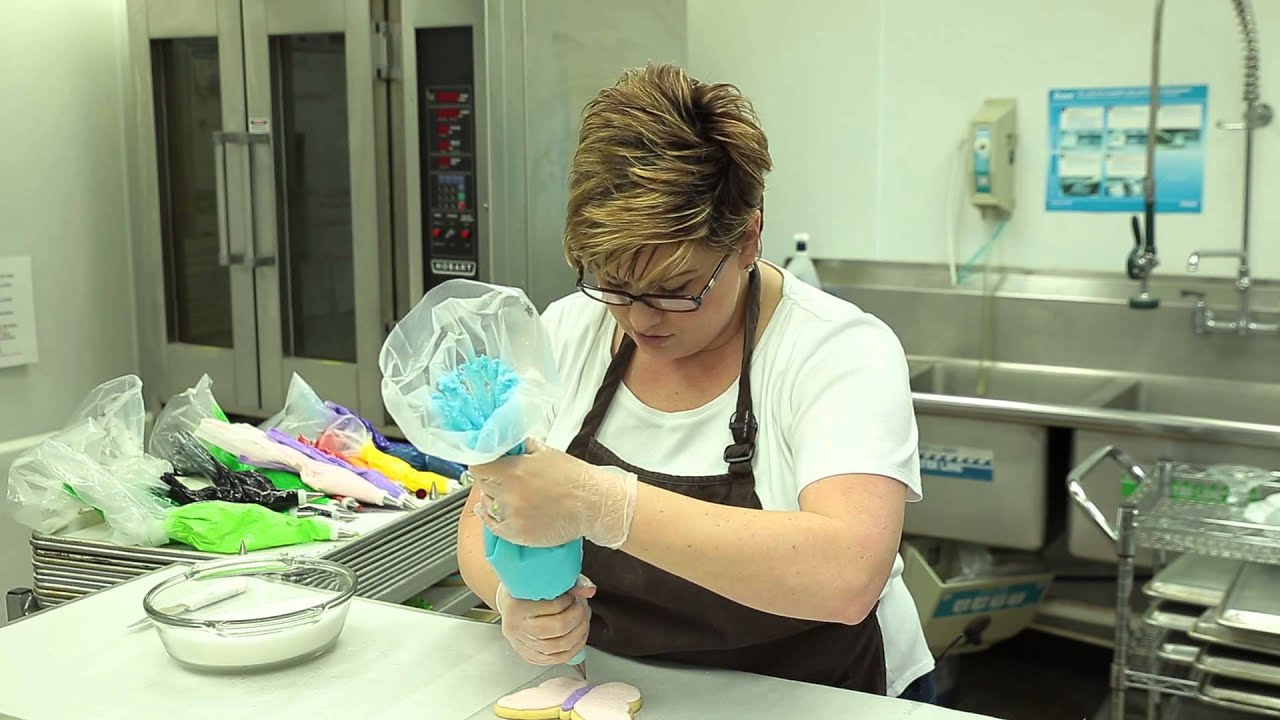 Decorating Tips | Butterfly | Barbee Cookies | Tulsa Cookies - YouTube