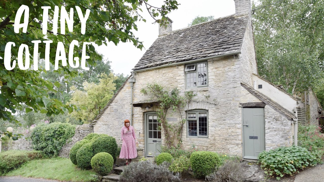 The COSY MAGIC OF A TINY ENGLISH COTTAGE - YouTube