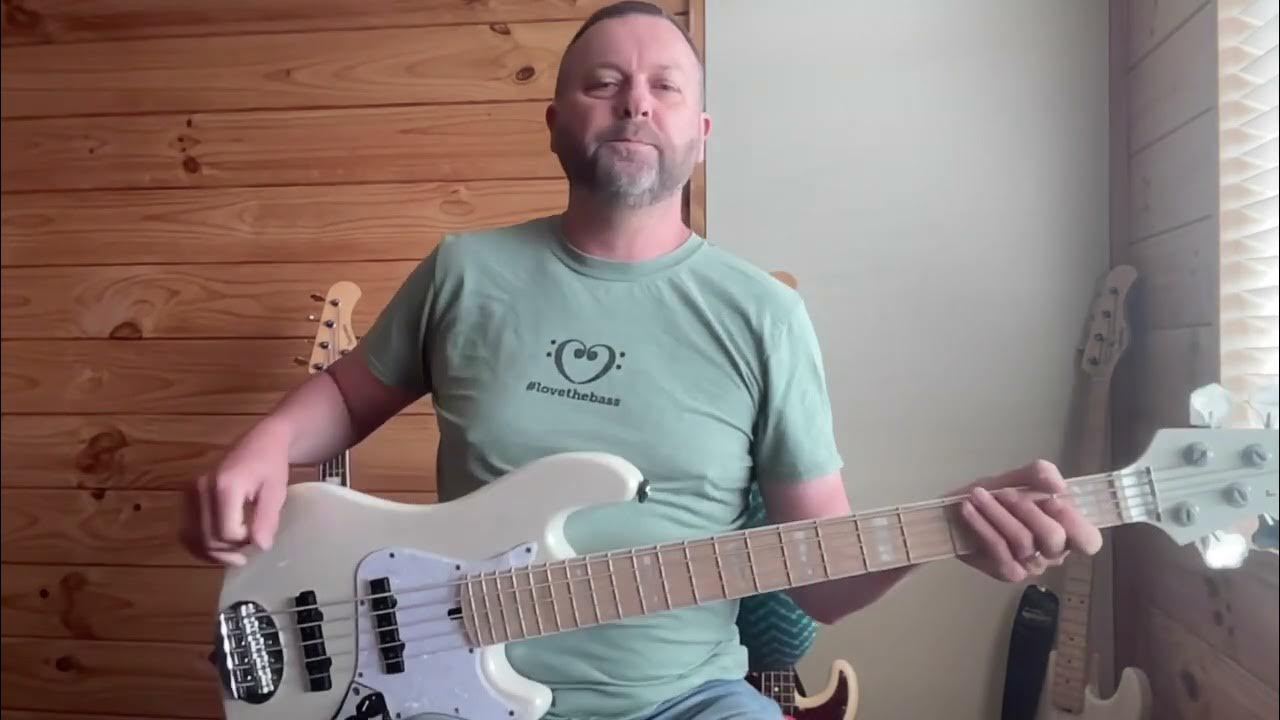 Lakland Skyline DJ5 - YouTube