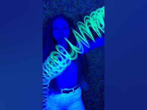 Glowing Slinky Tricks in the Dark!😱🌟 #shorts #slinky #viral - YouTube