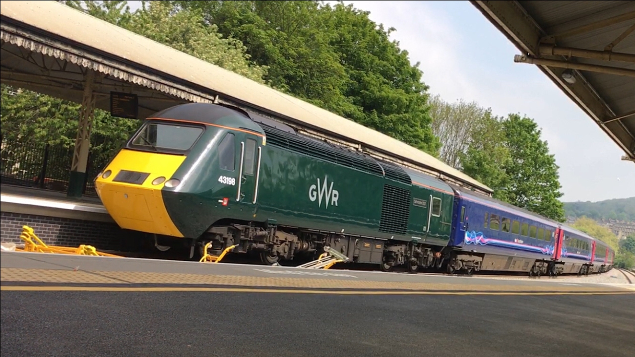 Trains @ Bath Spa 06/05/17 - YouTube