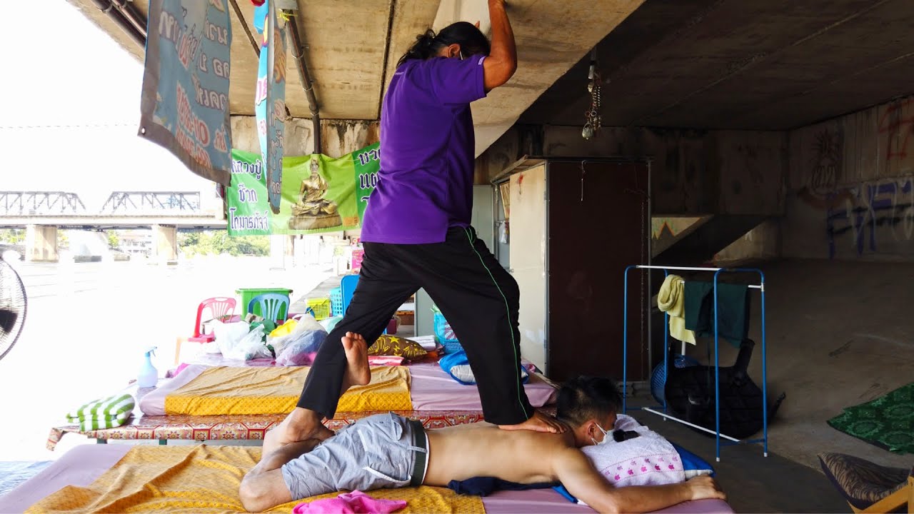 4 Wonderful Back Walking Thai Street Massage In Thailand Youtube