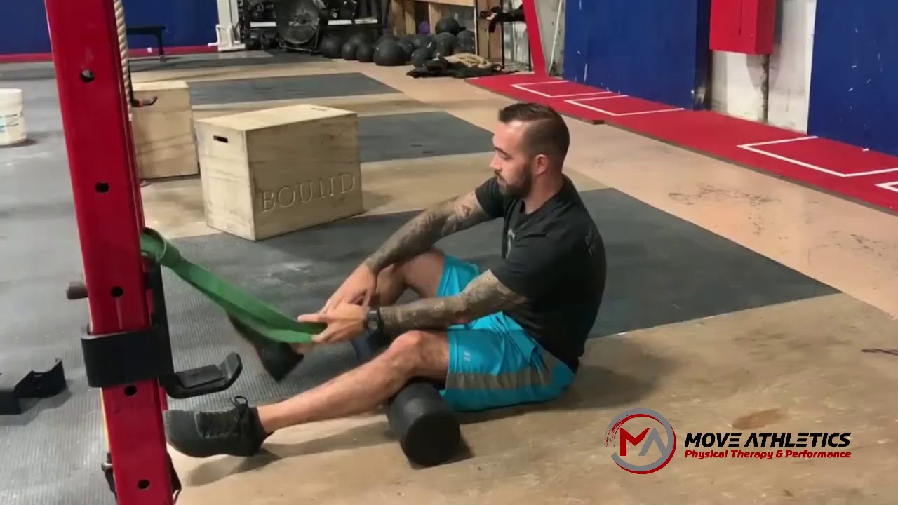 Longitudinal Hip Traction - YouTube